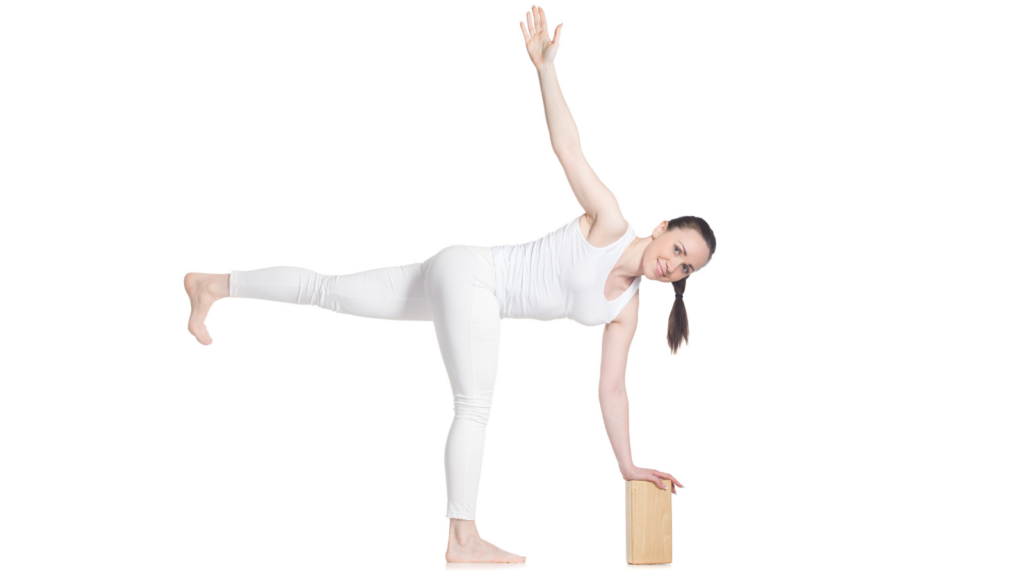 How to Do Revolved Half Moon Pose (Parivrtta Ardha Chandrasana ...